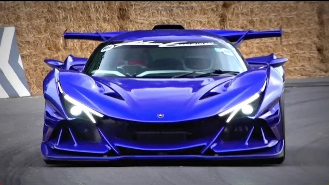 Apollo Intensa Emozione Hypercar V12 Sounds and Driving