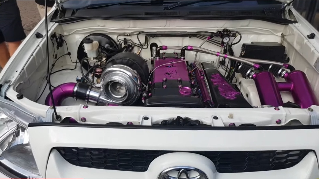 1000HP 2JZ SWAPPED Toyota HiLux doing Burnouts, Accelerations and Sound ...