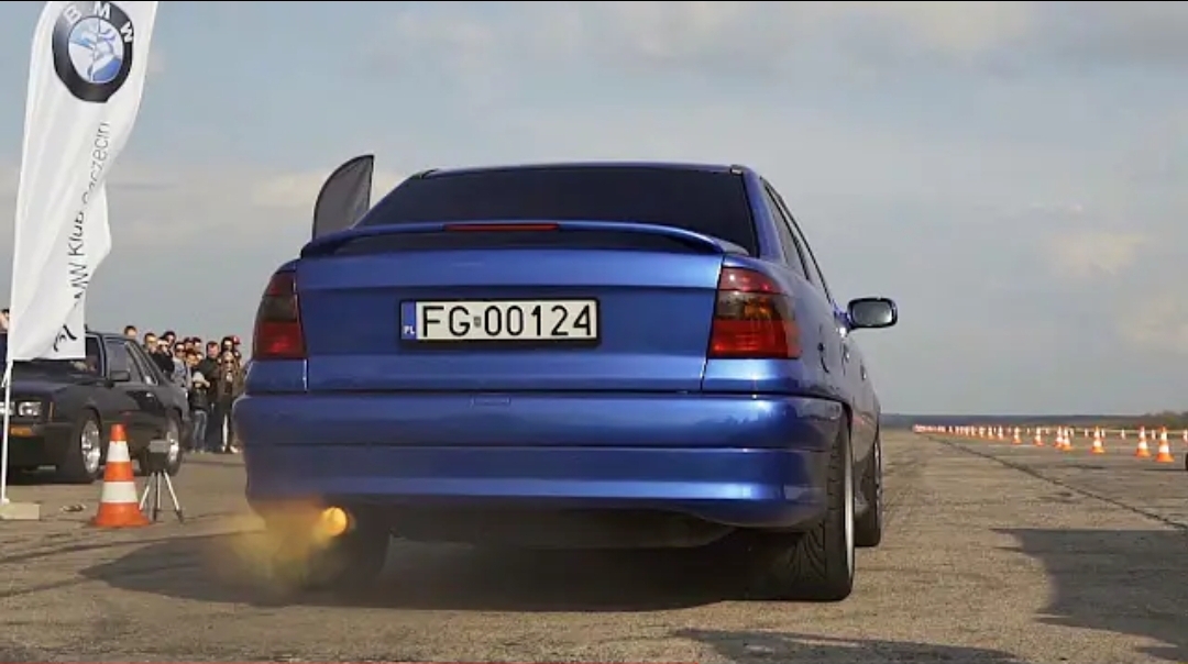 4WD Opel Astra 3.2 V6 Turbo Extreme Anti Lag Sound & Acceleration