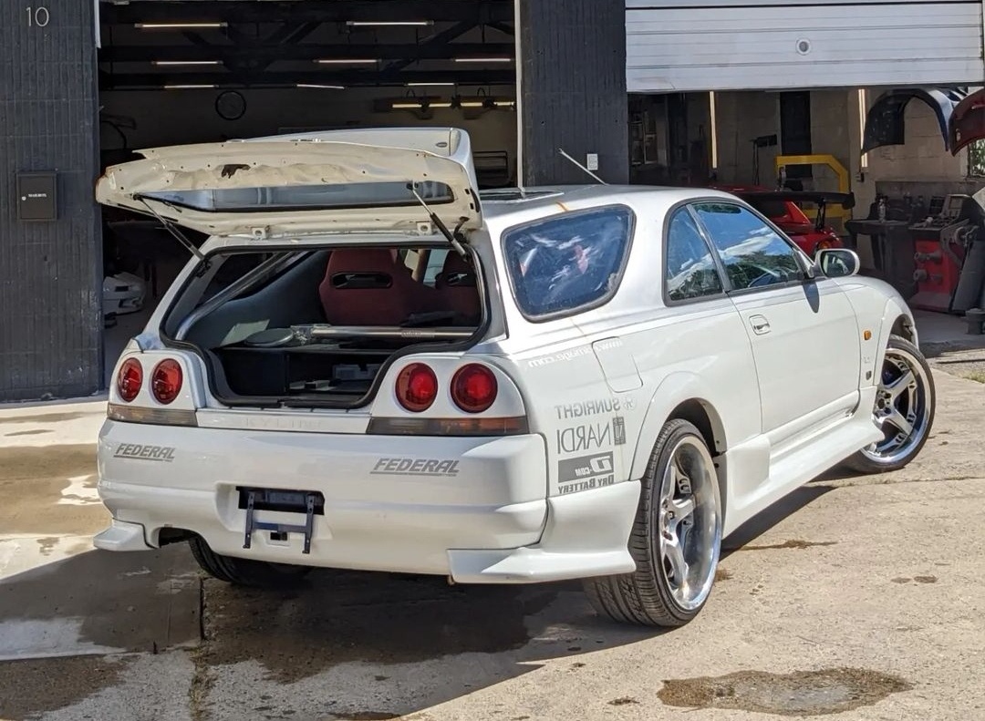 Nissan Skyline R33 GT-R Speedwagon 1-of-1 - Turbo and Stance