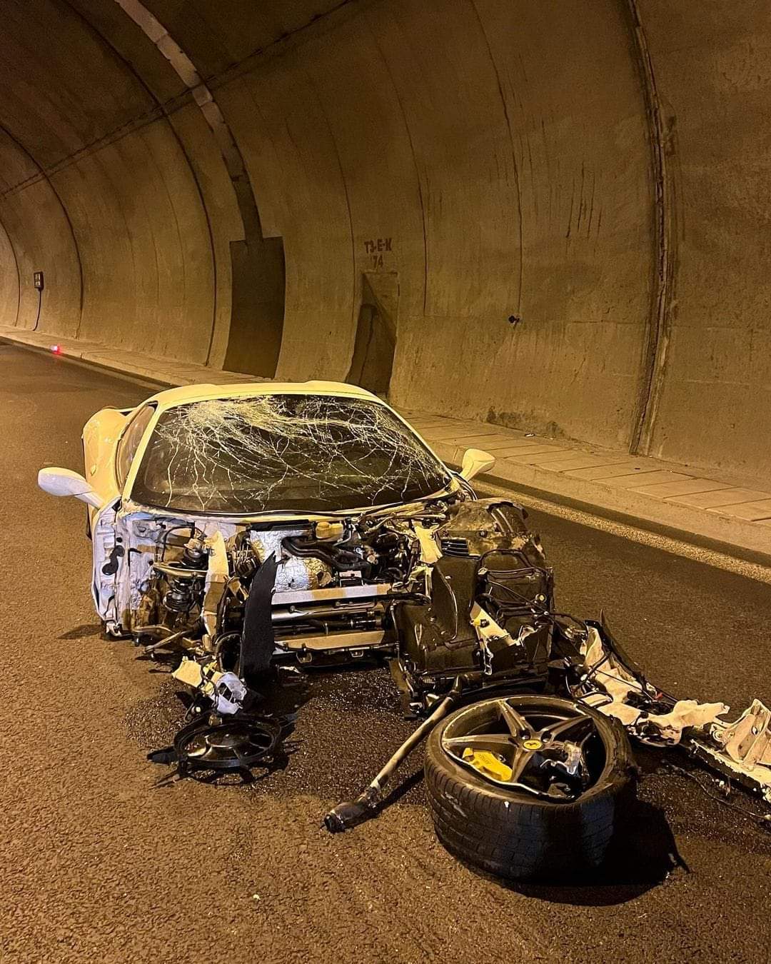 Ferrari 458 Spider Crashed in Tunnel While Doing Topspeed Run